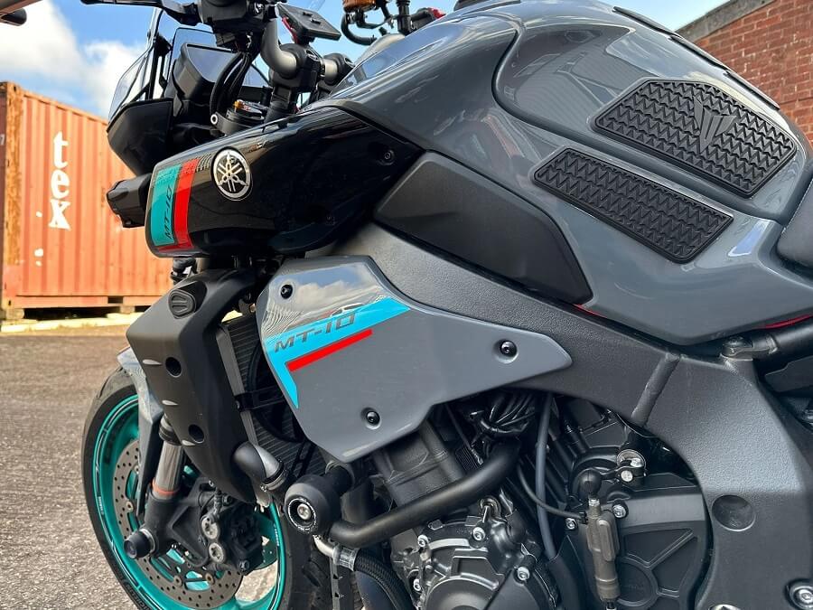 Pyramid Infill Panels '22-'23 Yamaha MT-10 | Cyan Storm Colours– Motostarz